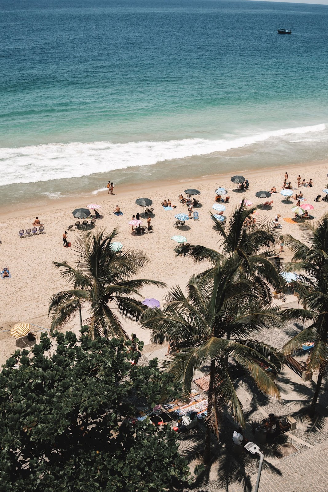 Como é o mar na praia do Arpoador?