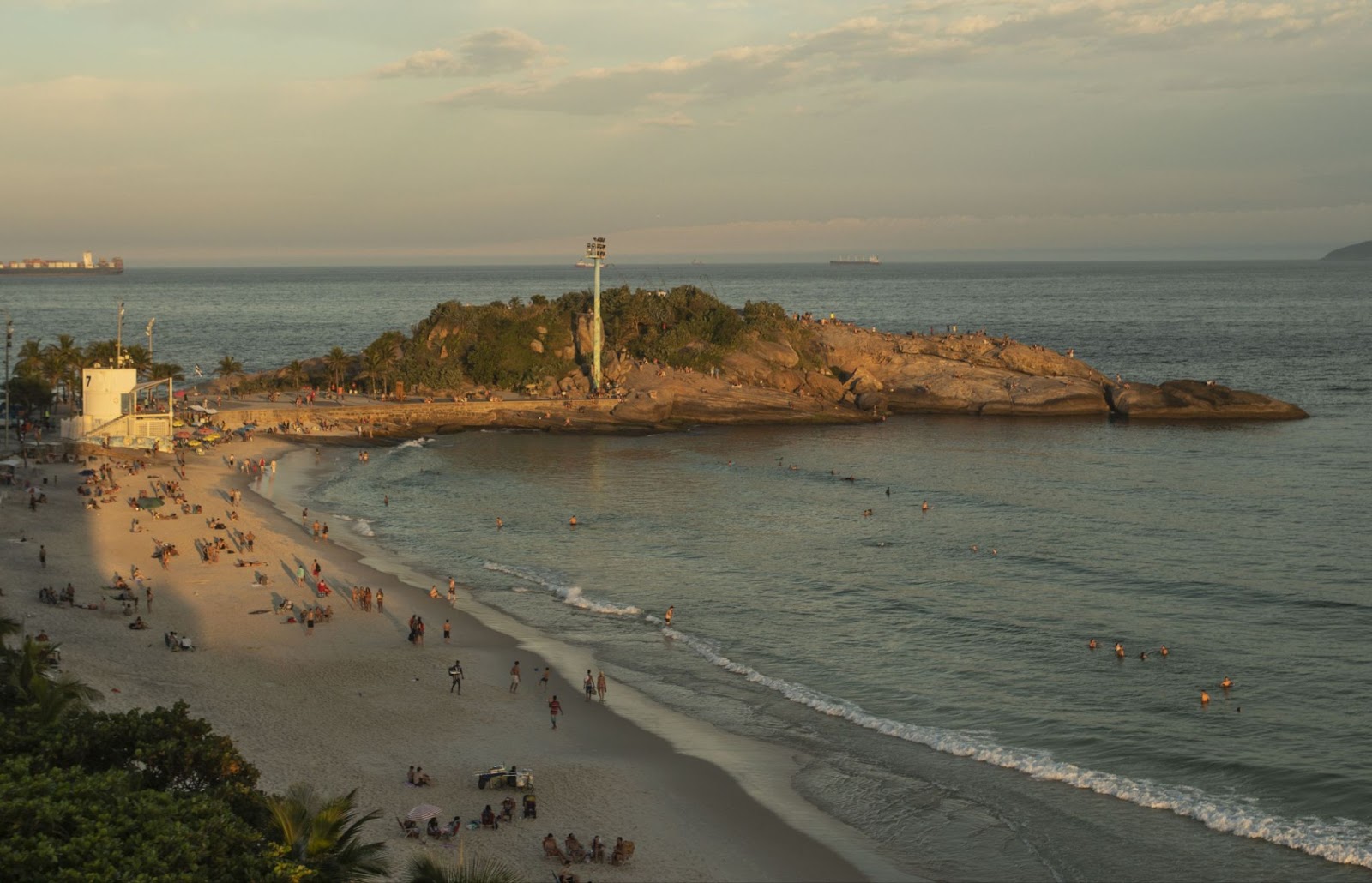Onde fica a Praia do Arpoador? Descubra o melhor posto